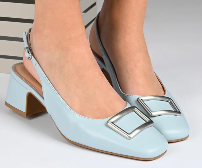 The most flattering shoes for big feet: 6 expert style tips - Pretty ...